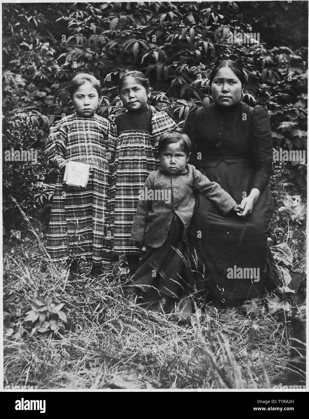 Young Indian woman, three children. Unidentified Stock Photo - Alamy