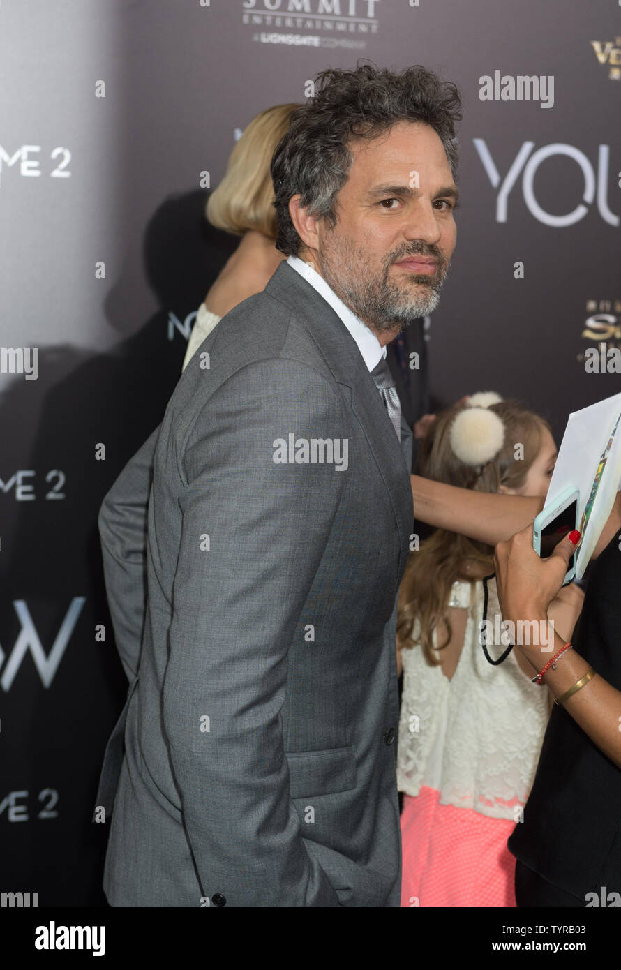 Mark Ruffalo arrives at the "Now You See Me 2" world premiere, Monday ...
