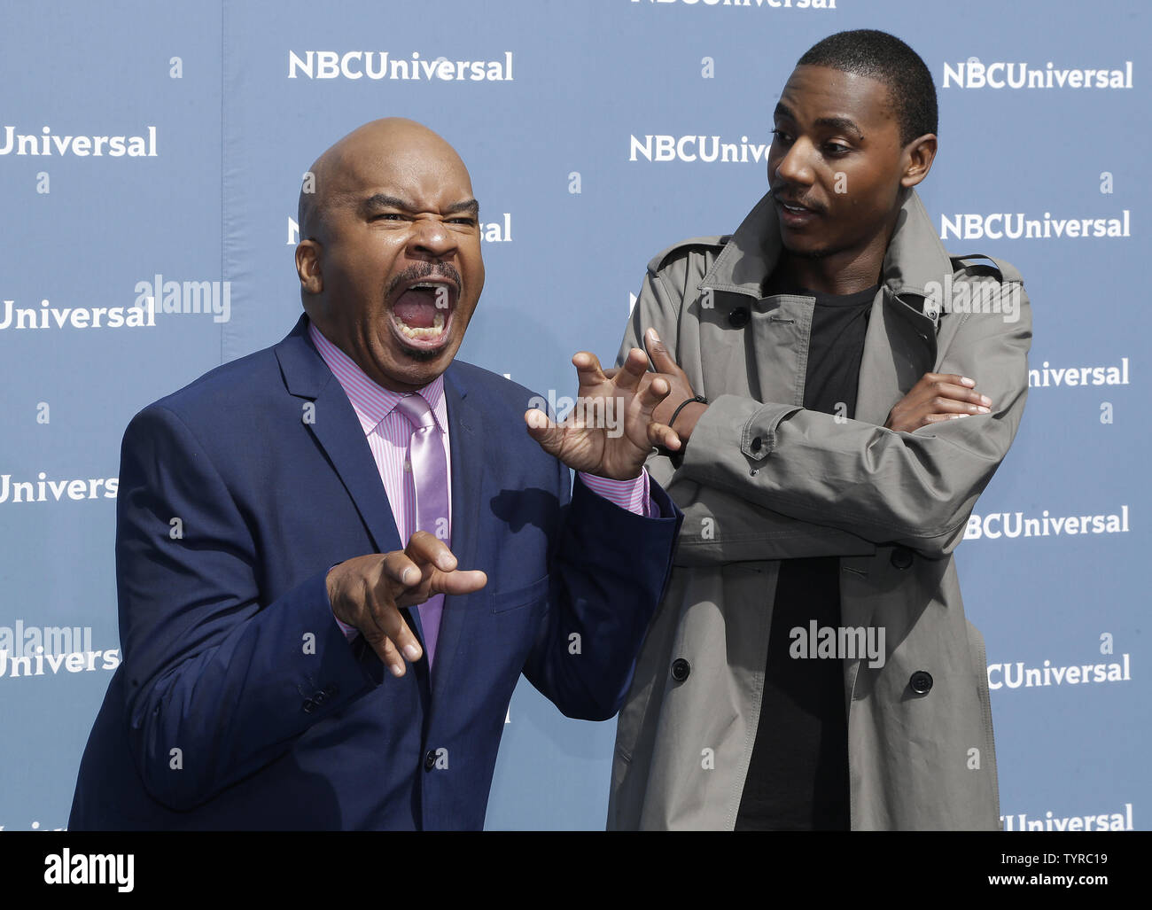 David Alan Grier arrives on the carpet the 2016 NBCUNIVERSAL Upfront at ...