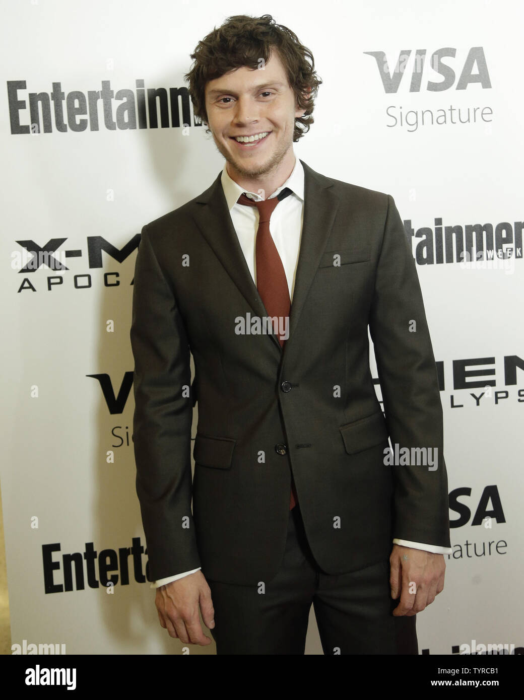 Evan Peters arrives on the red carpet at a New York screening of 'X-Men ...