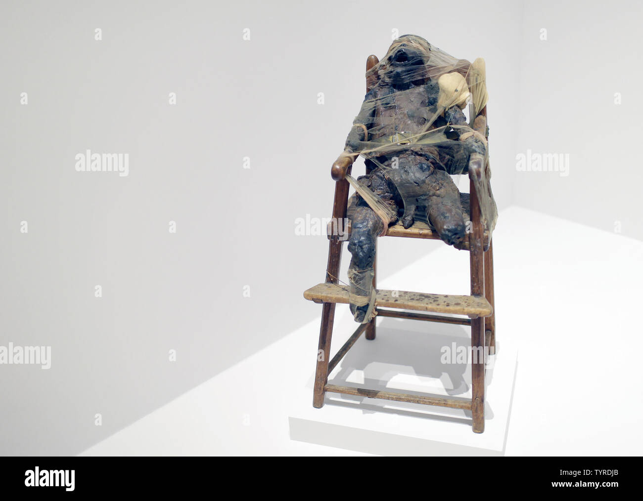 Manhattan sculpture exhibit display hi-res stock photography and images ...