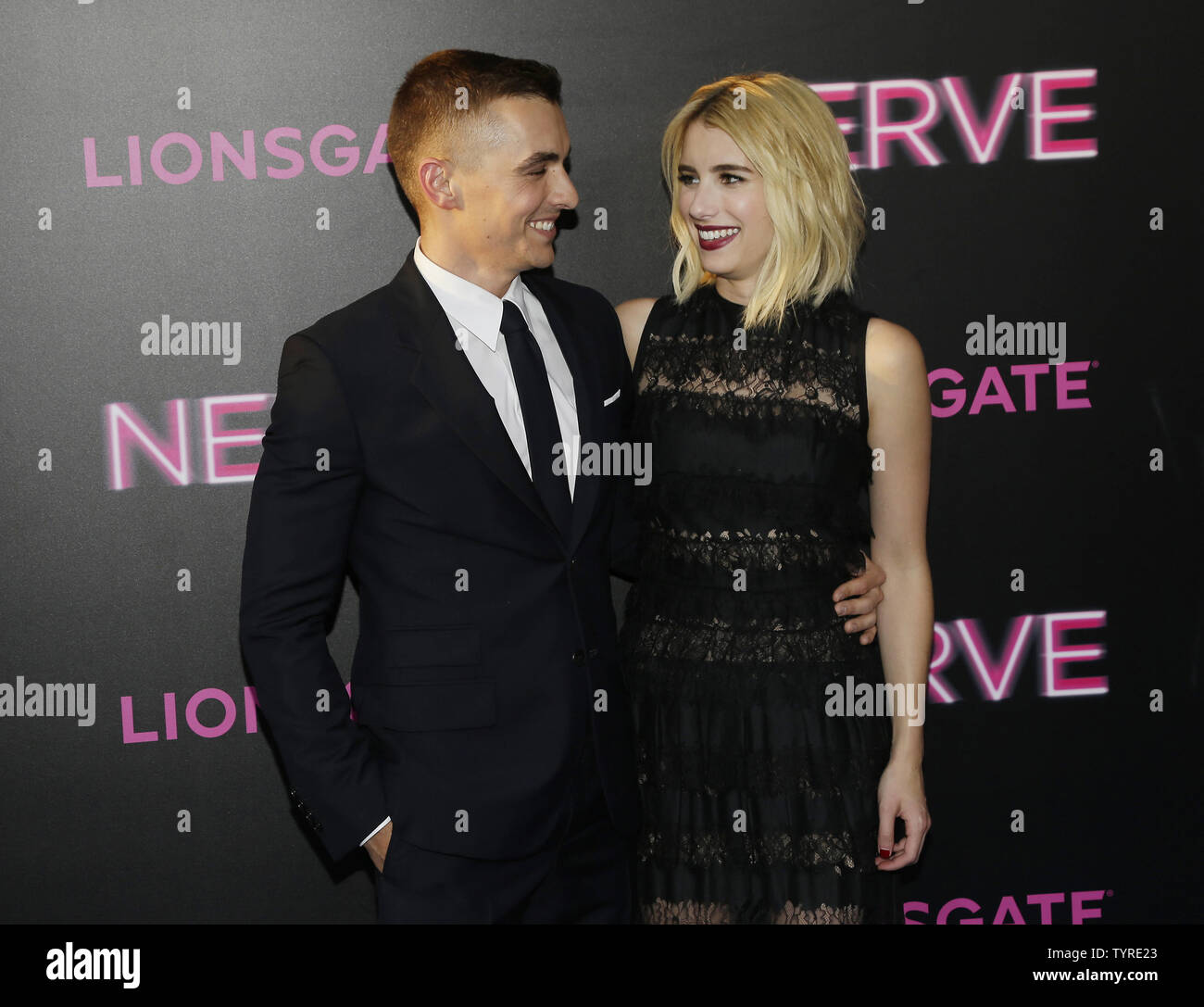Dave Franco Og Emma Roberts