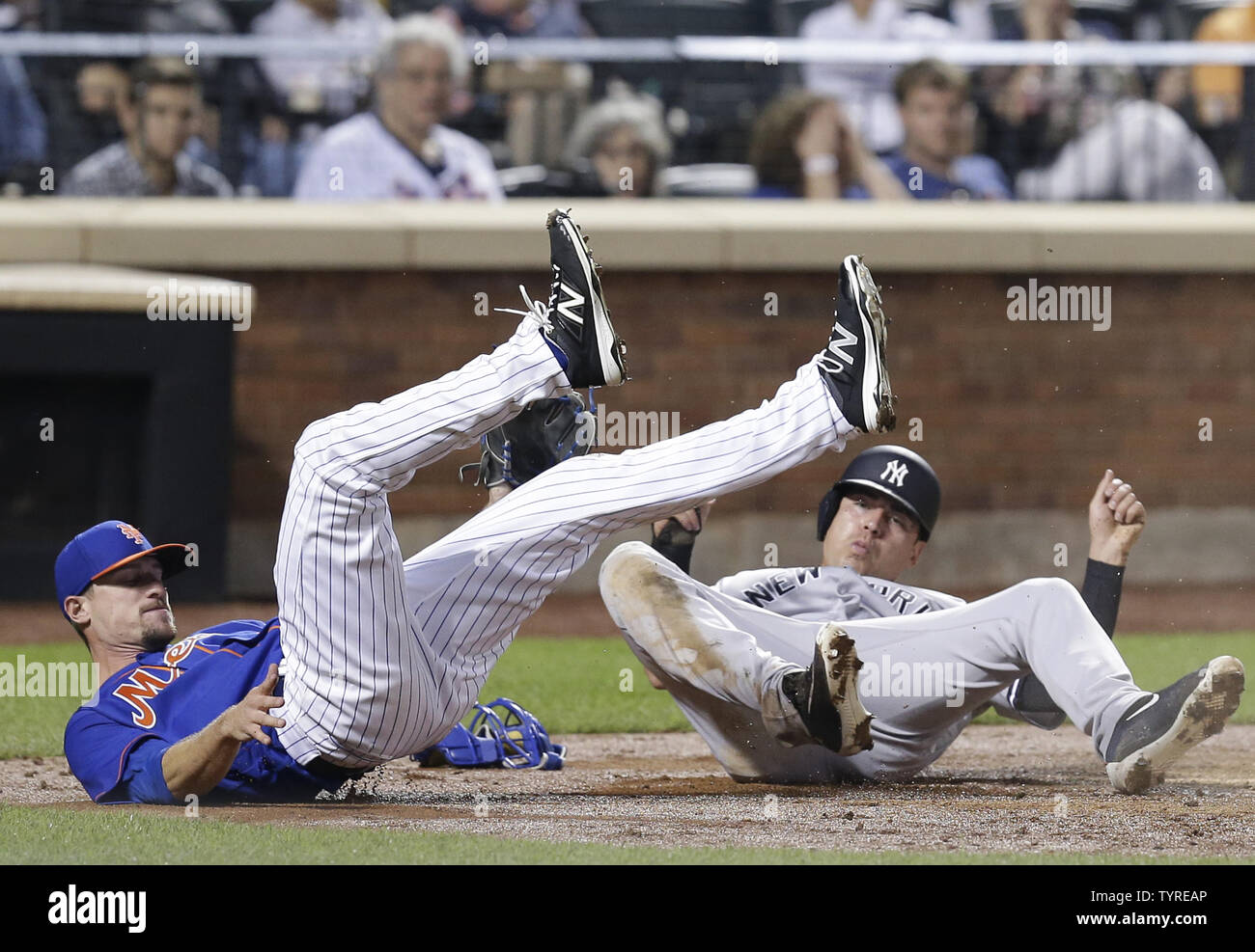 New York Yankees Jacoby Ellsbury collides with New York Mets starting ...
