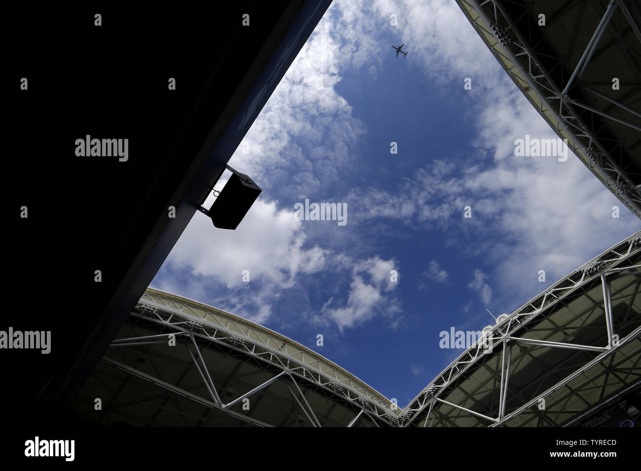 The opening and closing of the new retractable roof is demonstrated at ...