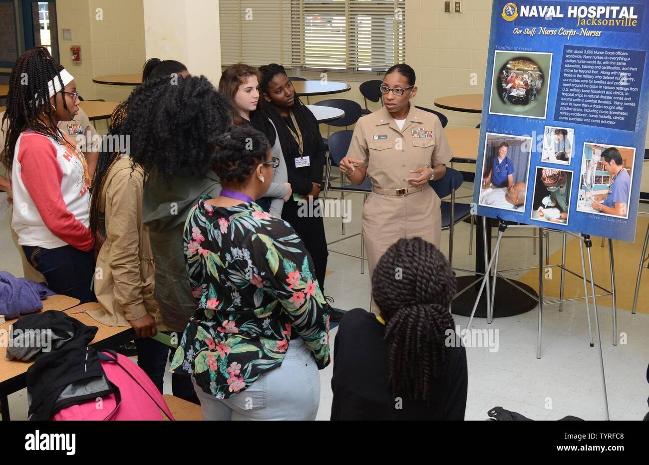 JACKSONVILLE, Fla. (Nov. 22, 2016) – Cmdr. Tracy Isaac, director of ...