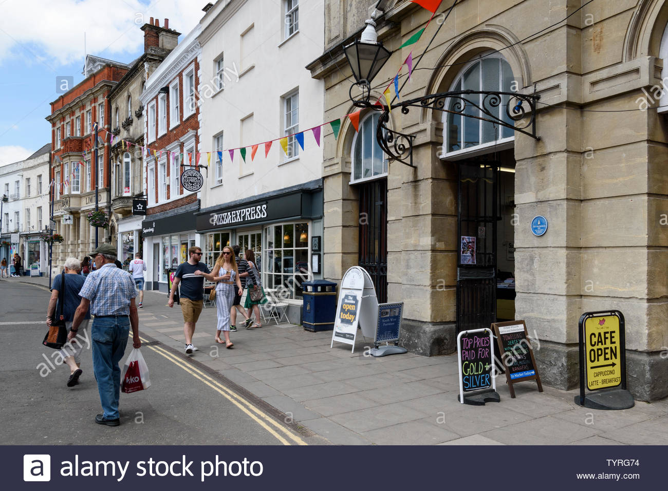 Town Centre Devizes High Resolution Stock Photography and Images - Alamy
