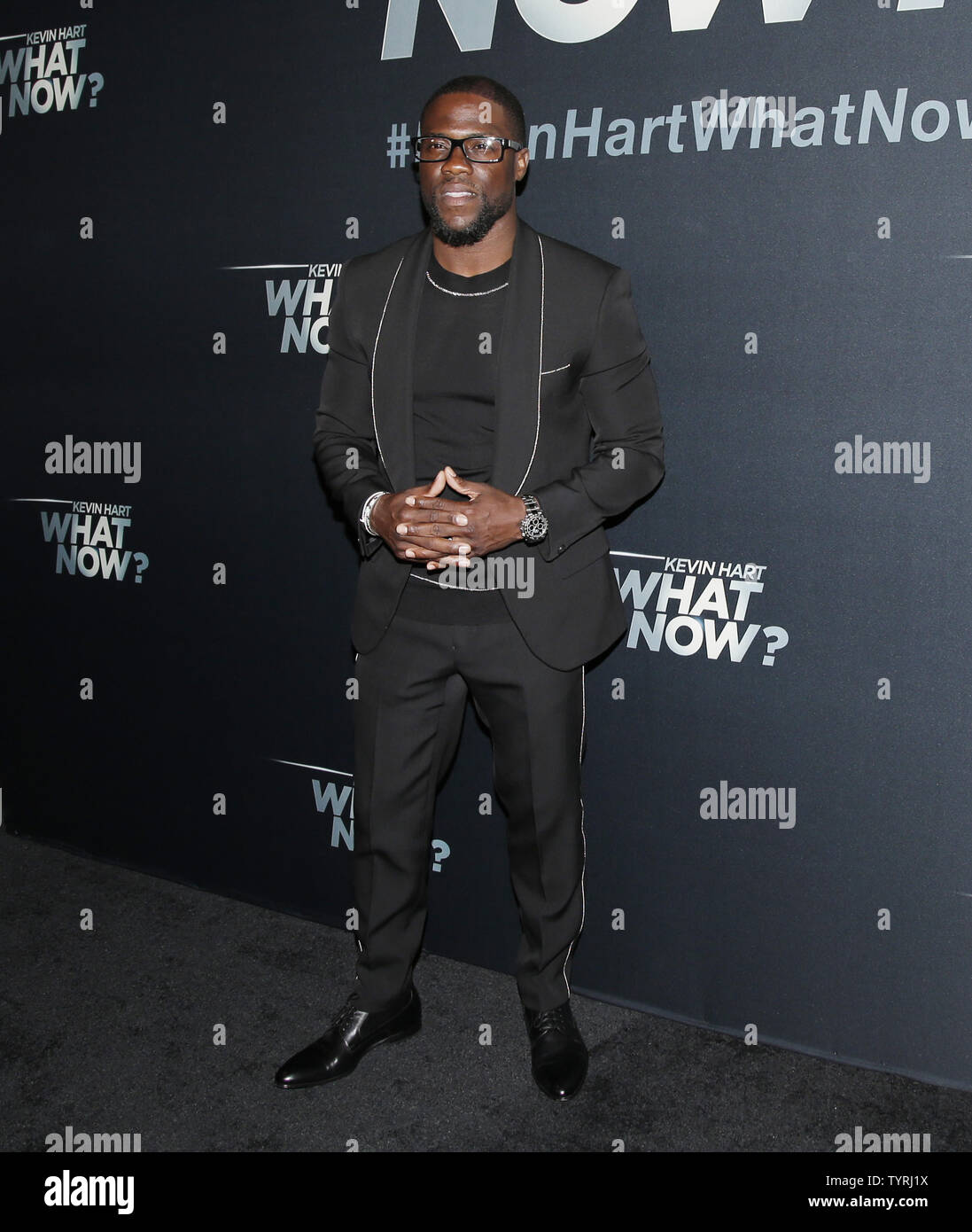 Kevin Hart arrives on the red carpet at the 'Kevin Hart: What Now?' New ...