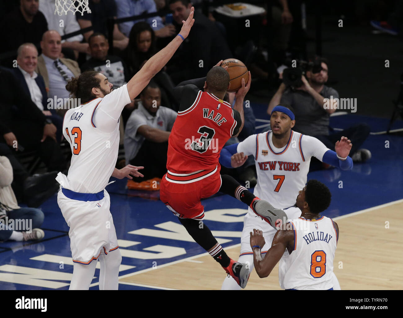 Carmelo anthony 2017 hi-res stock photography and images - Alamy