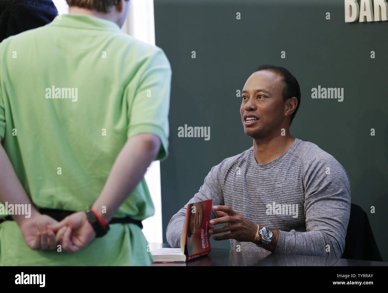 Tiger woods 1997 masters win hi-res stock photography and images - Alamy