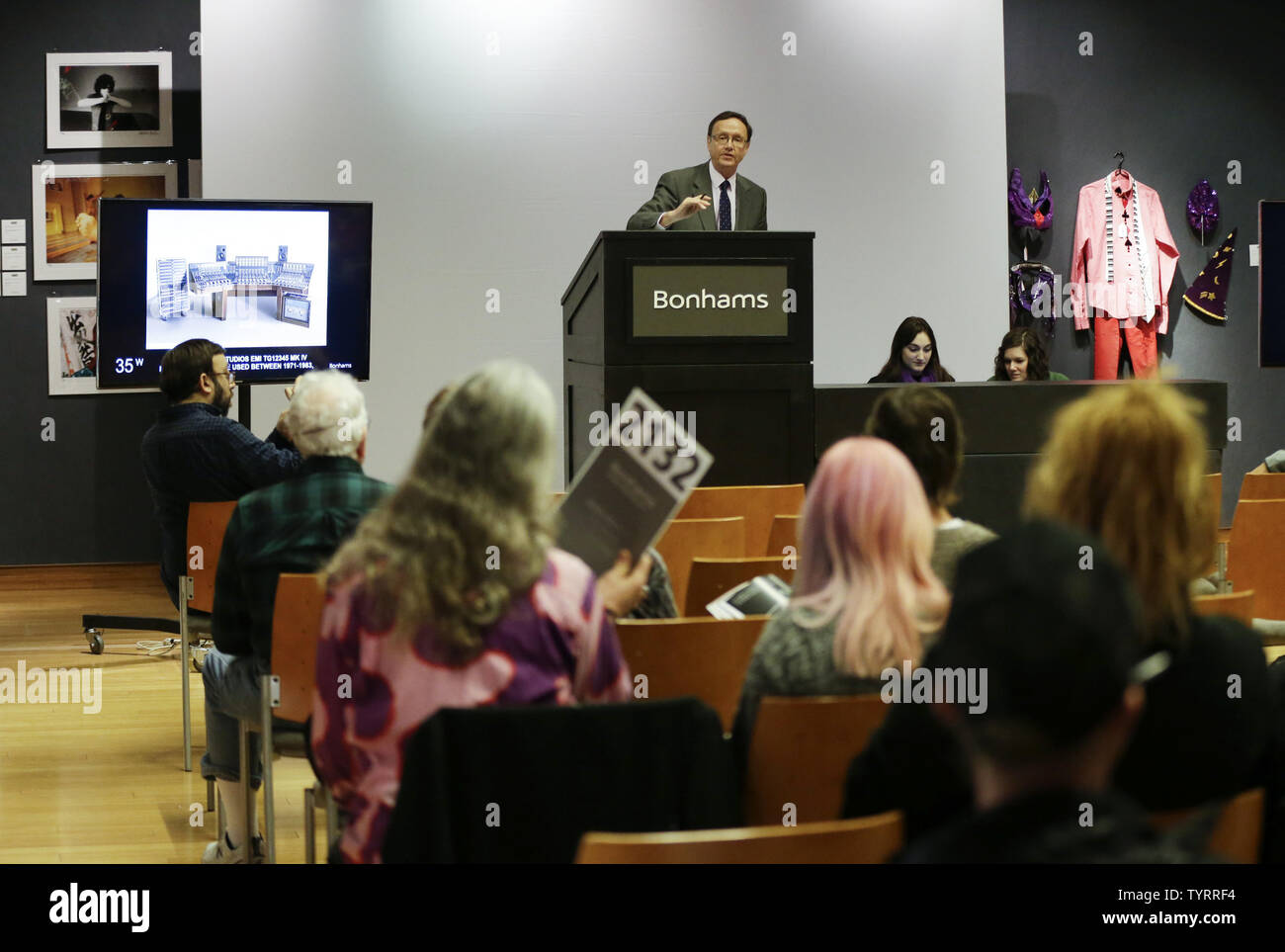 Beatles abbey road studio 2 hi-res stock photography and images - Alamy
