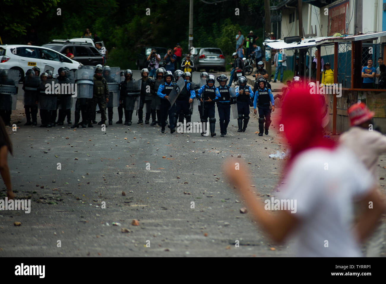 Tegucigalpa, Honduras. 27th June, 2019. Middle school students from the ...