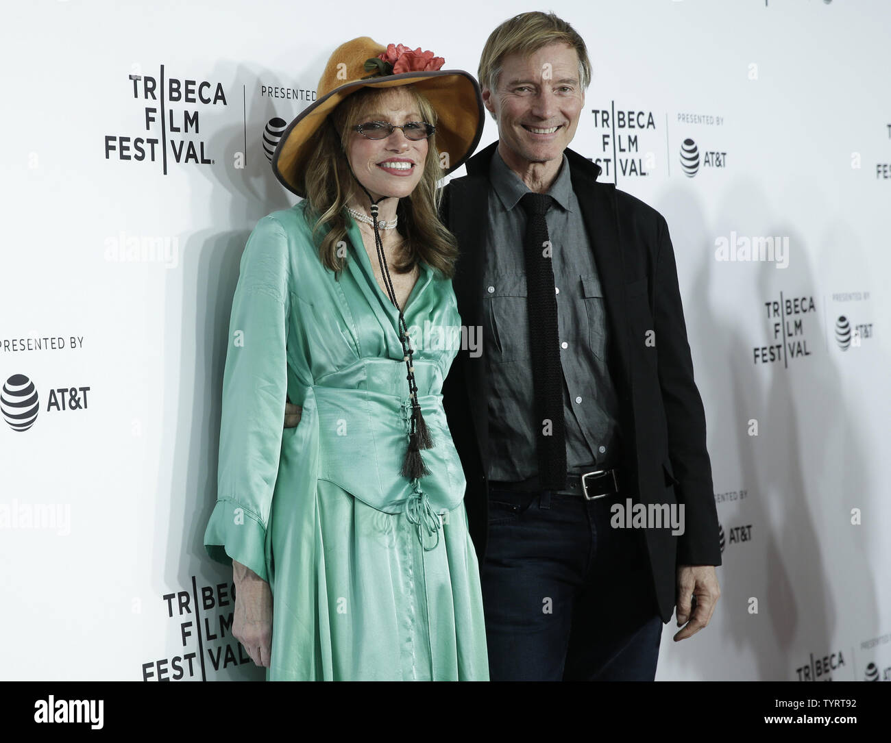 Carly simon and clive davis hi-res stock photography and images - Alamy