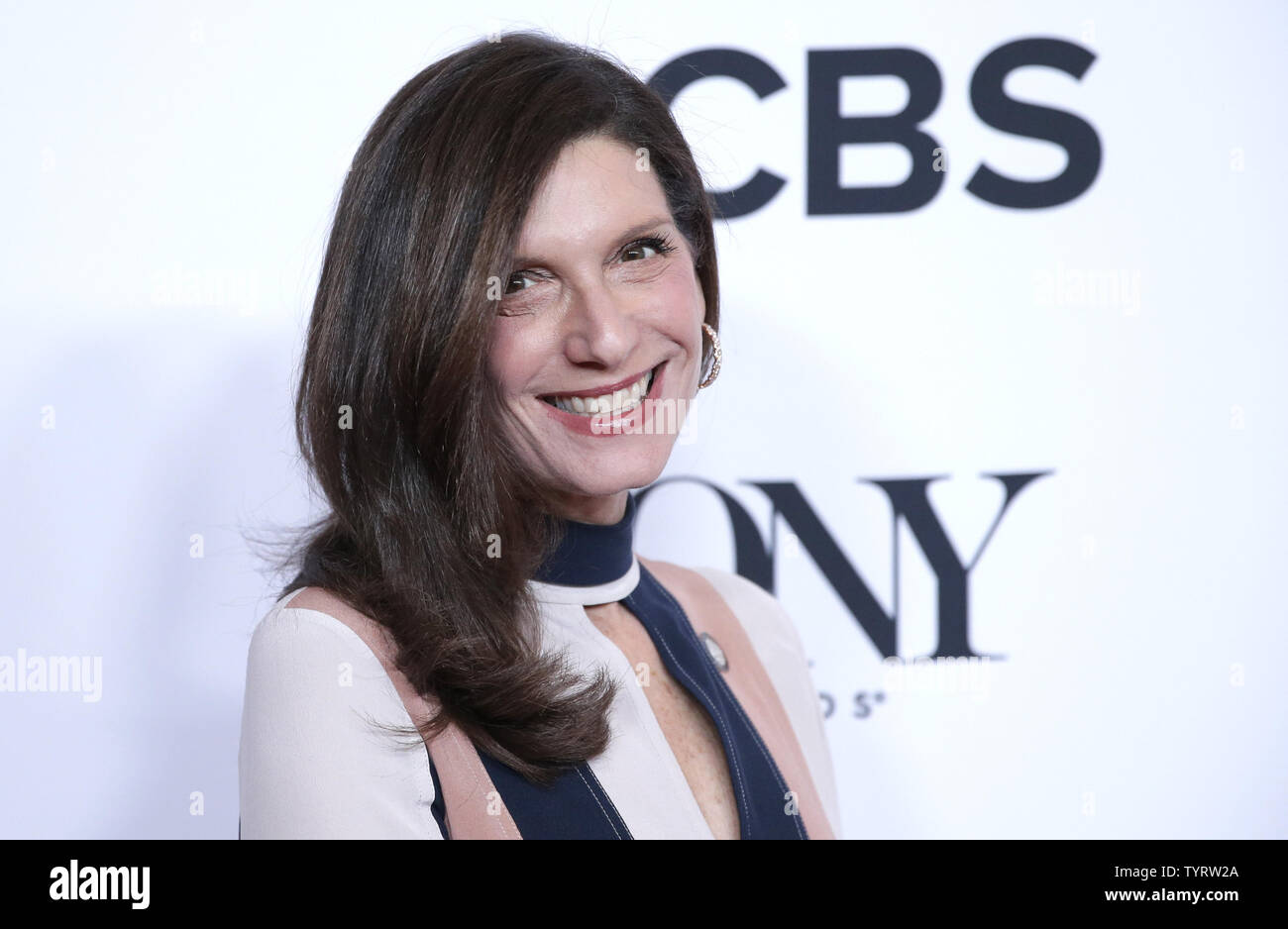 Stacey Mindich arrives on the red carpet at the 2017 Tony Awards Meet ...