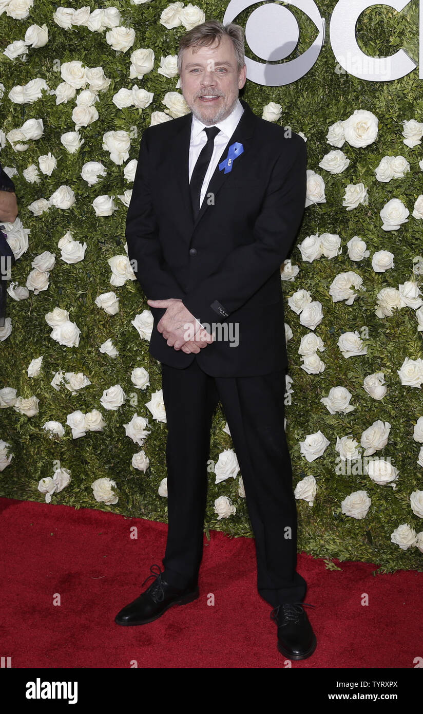 Mark Hamill arrives on the red carpet at the 71st Annual Tony Awards at ...
