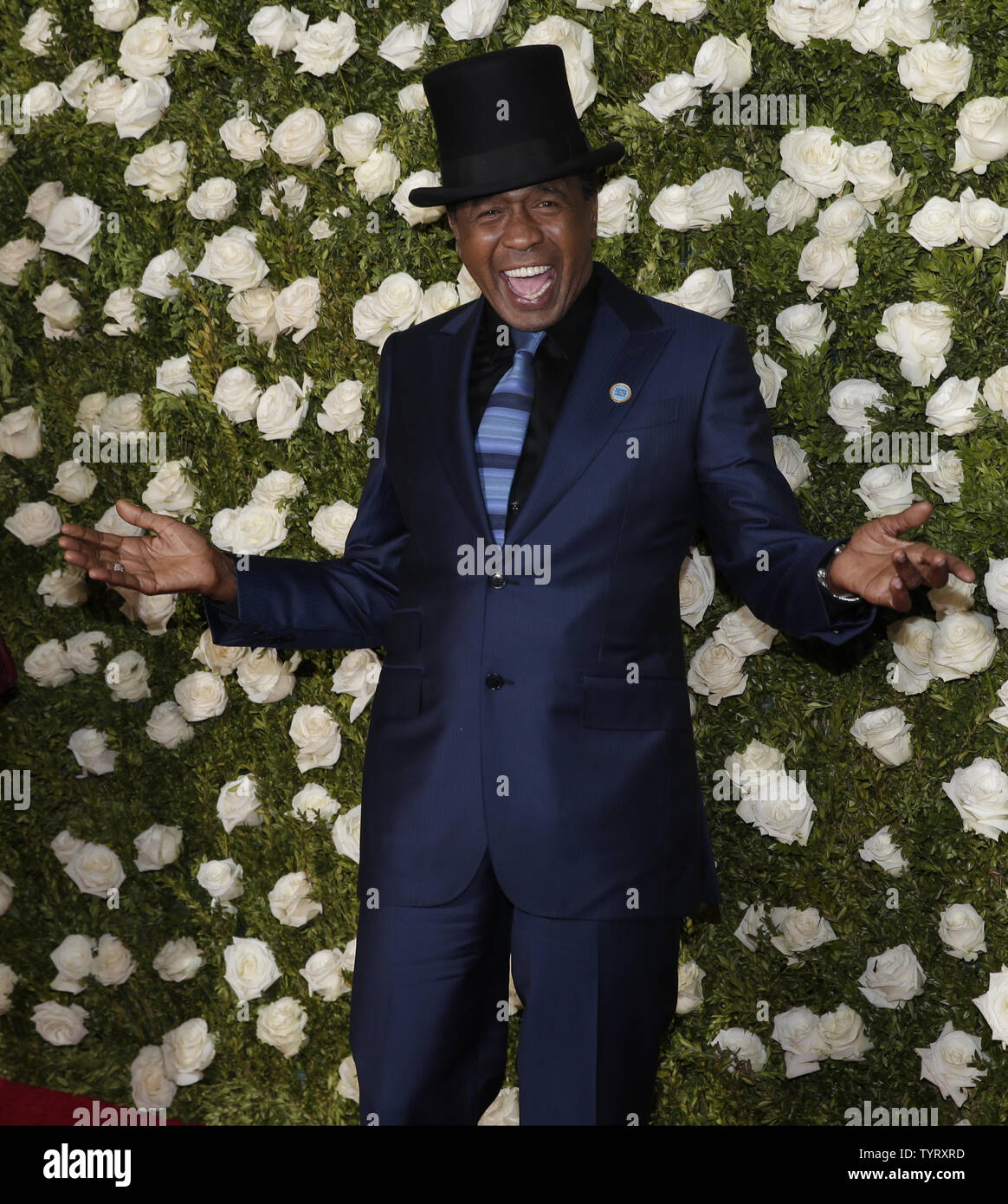 Ben Vereen arrives on the red carpet at the 71st Annual Tony Awards at ...