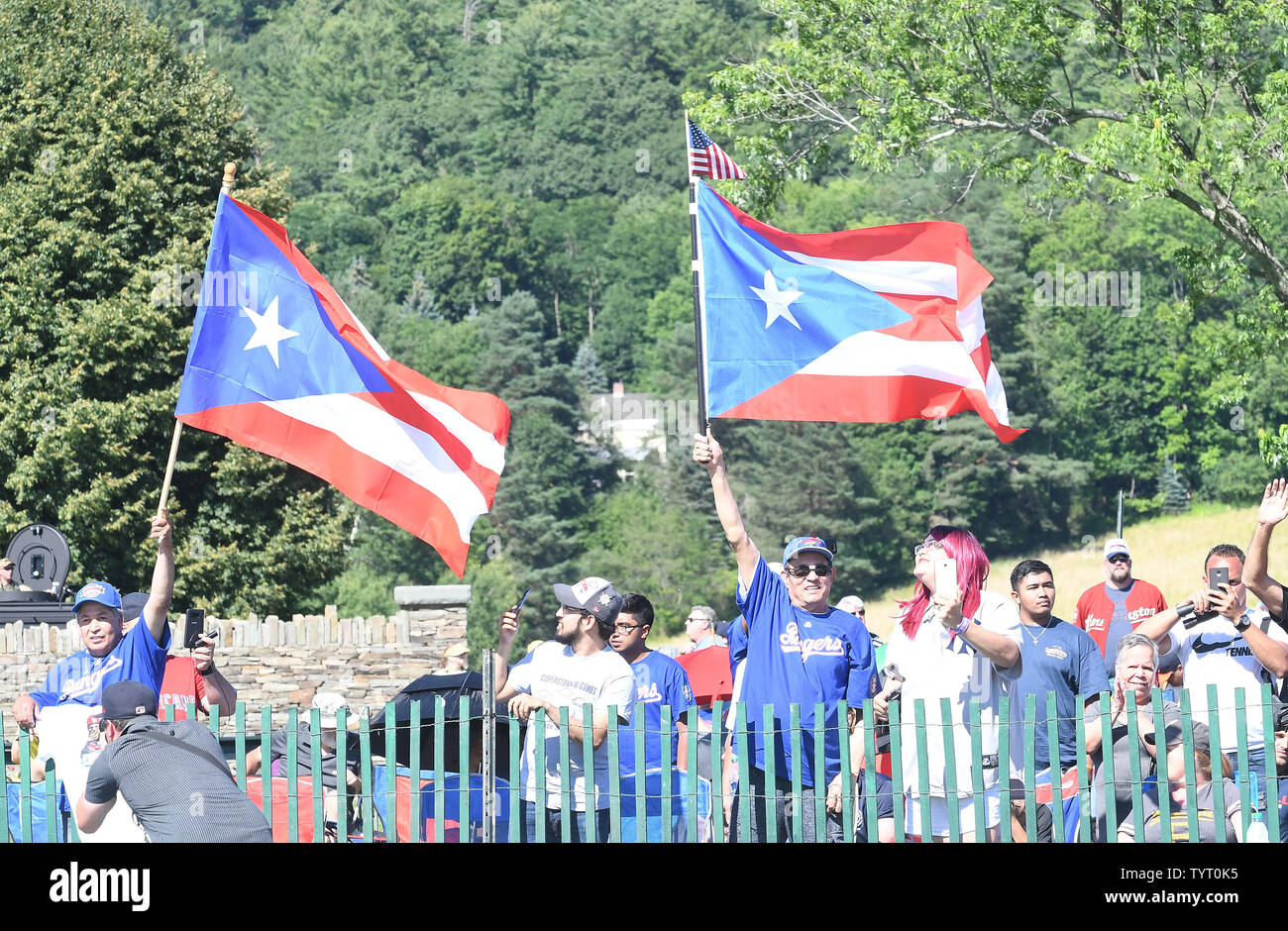 Puerto rico flag baseball hi-res stock photography and images - Alamy