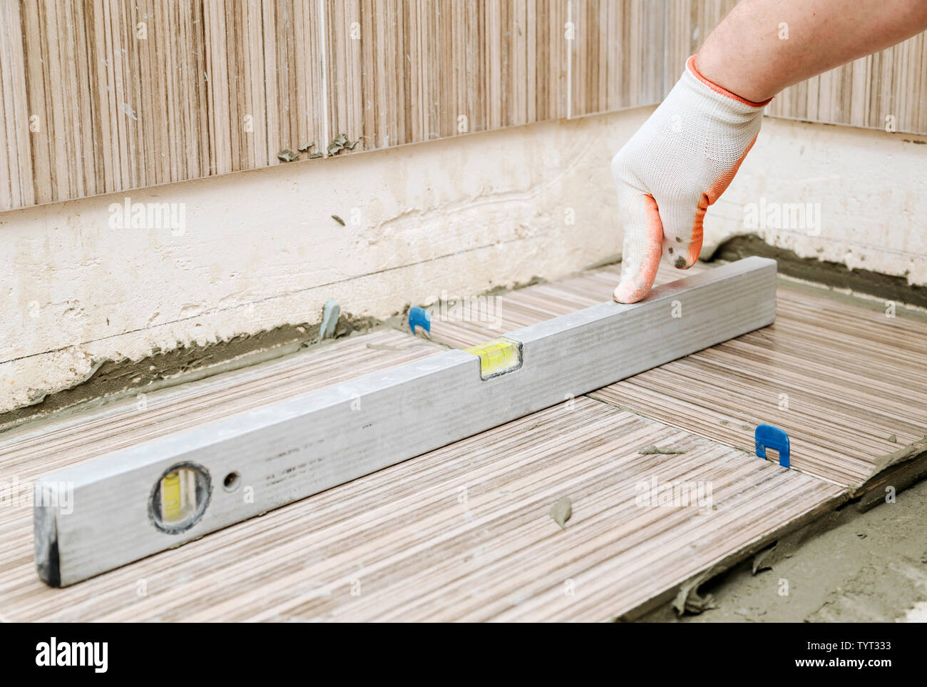Hands holding ceramic floor hi-res stock photography and images - Alamy