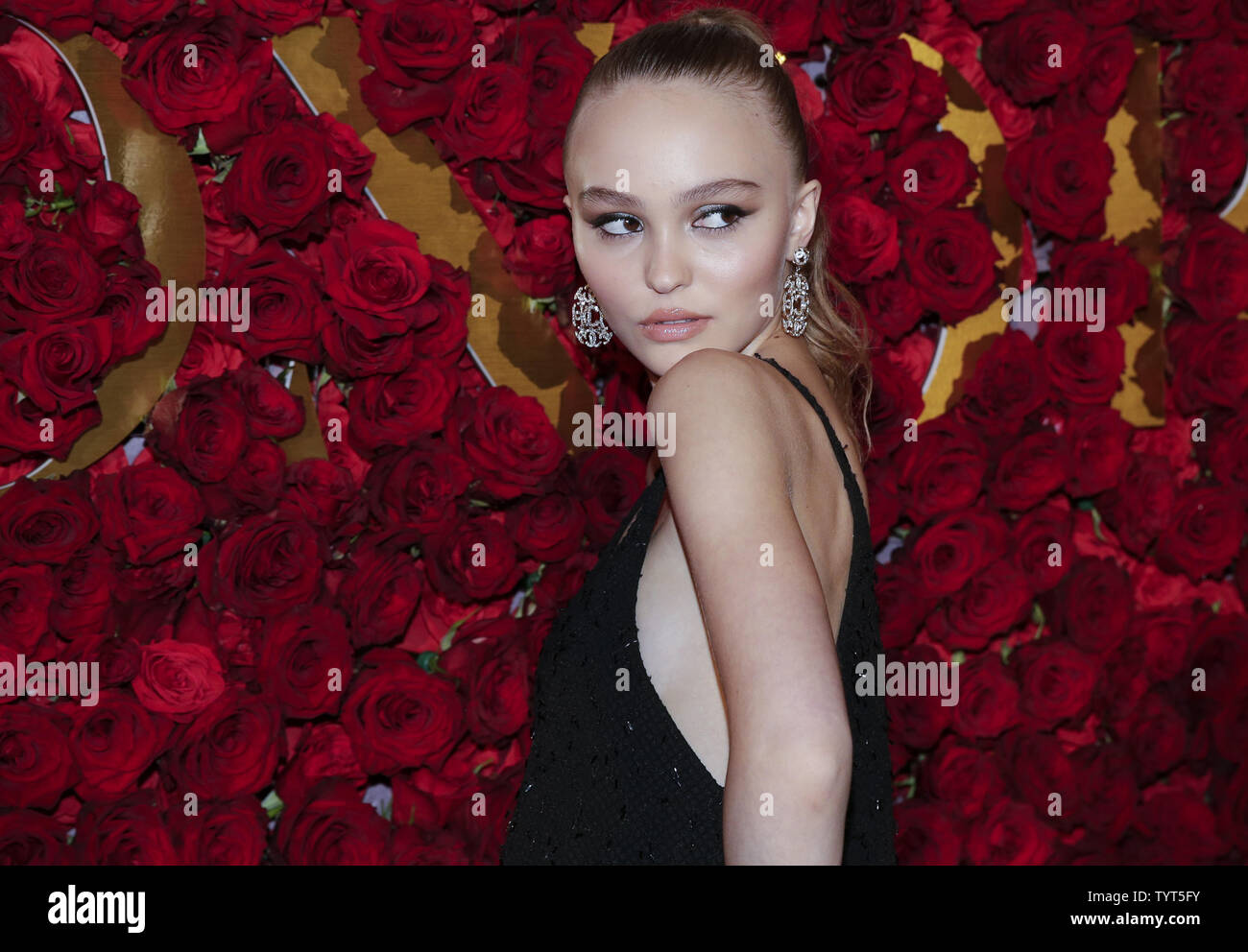 Lily-Rose Depp arrives on the red carpet at the 2017 WWD Honors at The ...
