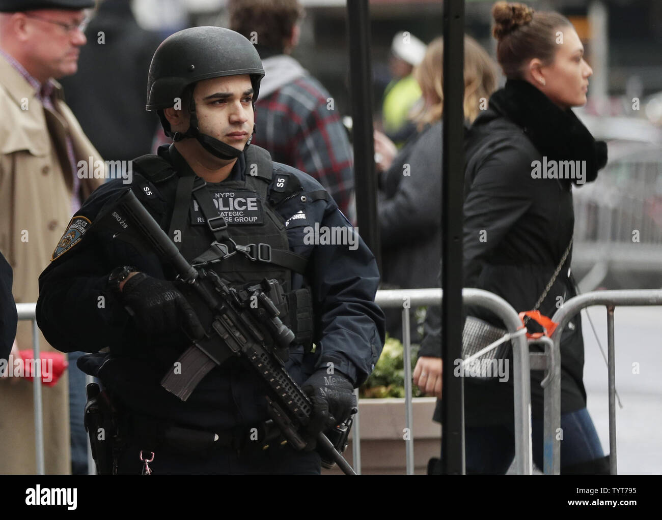 Nypd strategic response group hi-res stock photography and images - Alamy