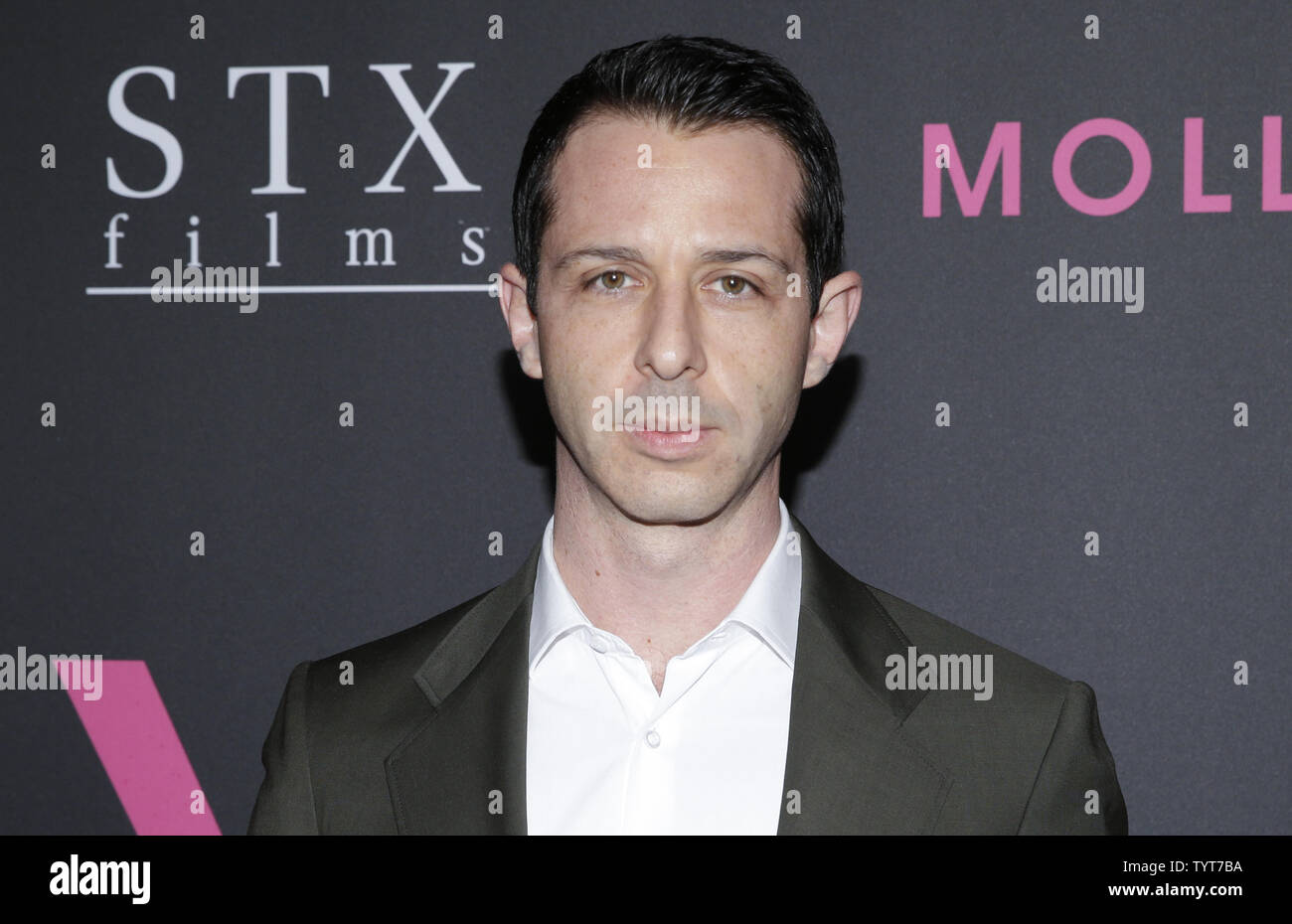 Jeremy Strong arrives on the red carpet at the 'Molly's Game' New York ...