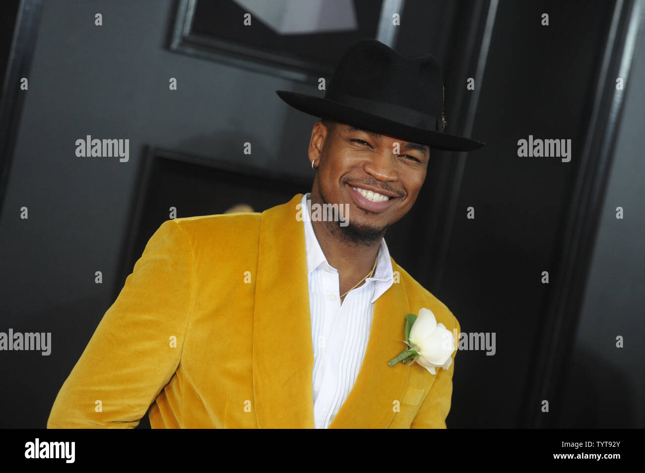 Ne-Yo arrives on the red carpet at the 60th Annual Grammy Awards ...