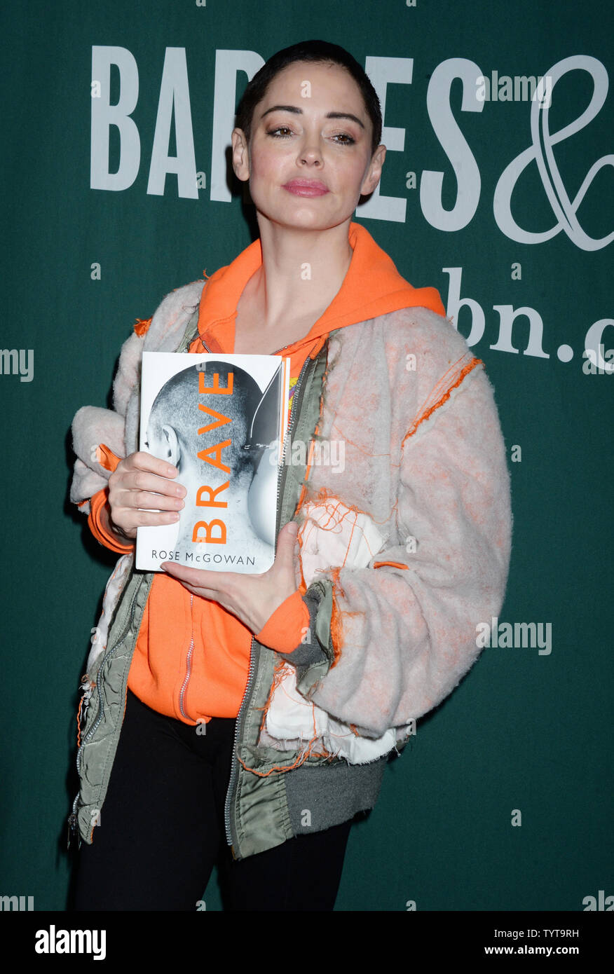 Rose Mcgowan Arrives To Sign Copies Of Her Memoir Brave At Barnes