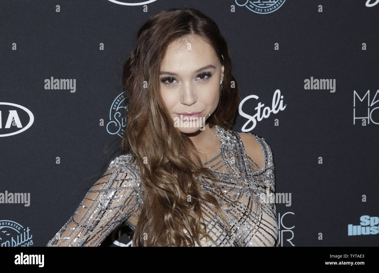 Alexis ren sports illustrated hi-res stock photography and images - Alamy