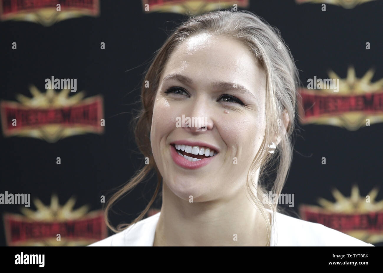 Wwe wrestlemania stadium hi-res stock photography and images - Alamy