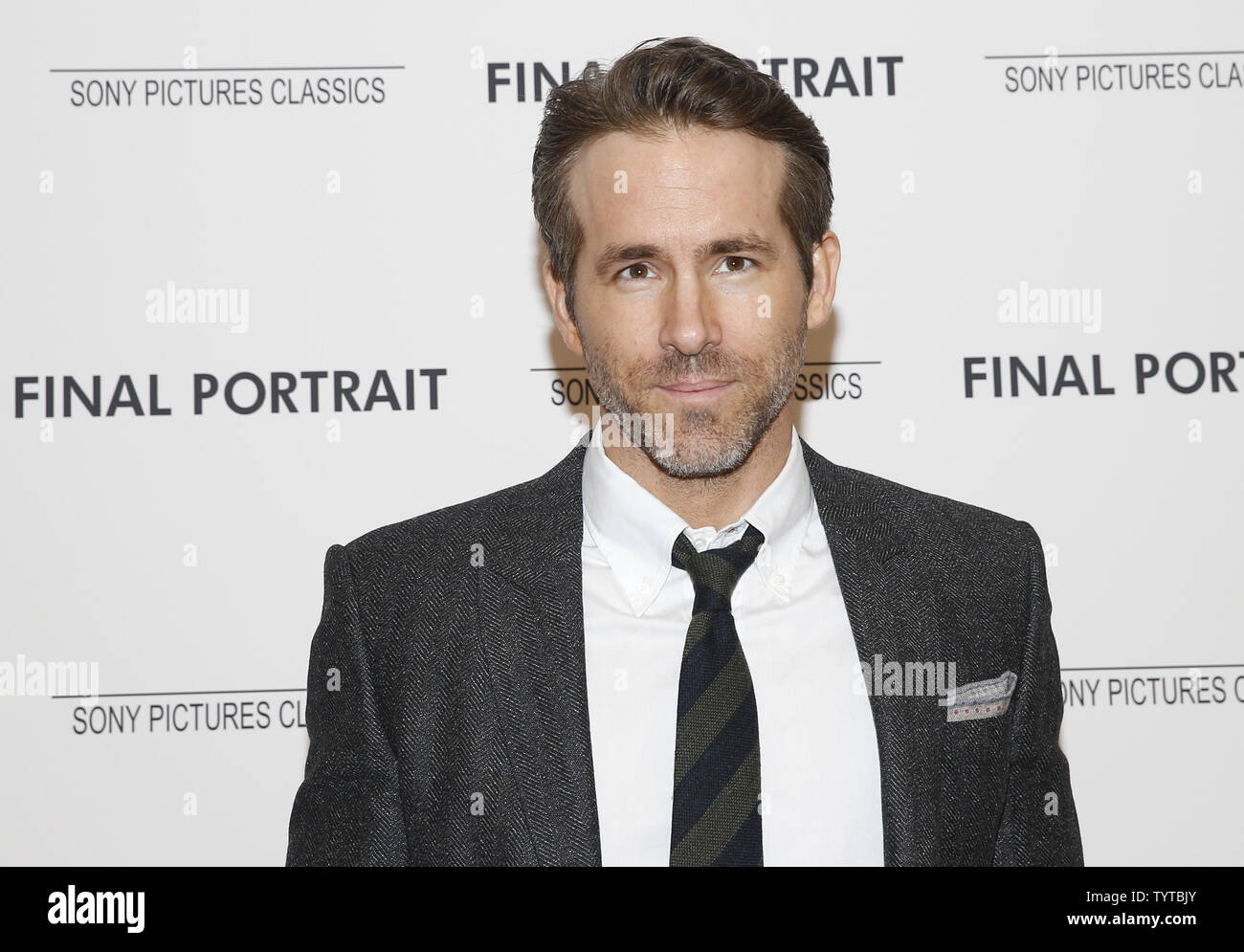 Ryan Reynolds arrives on the red carpet at the 'Final Portrait' New ...