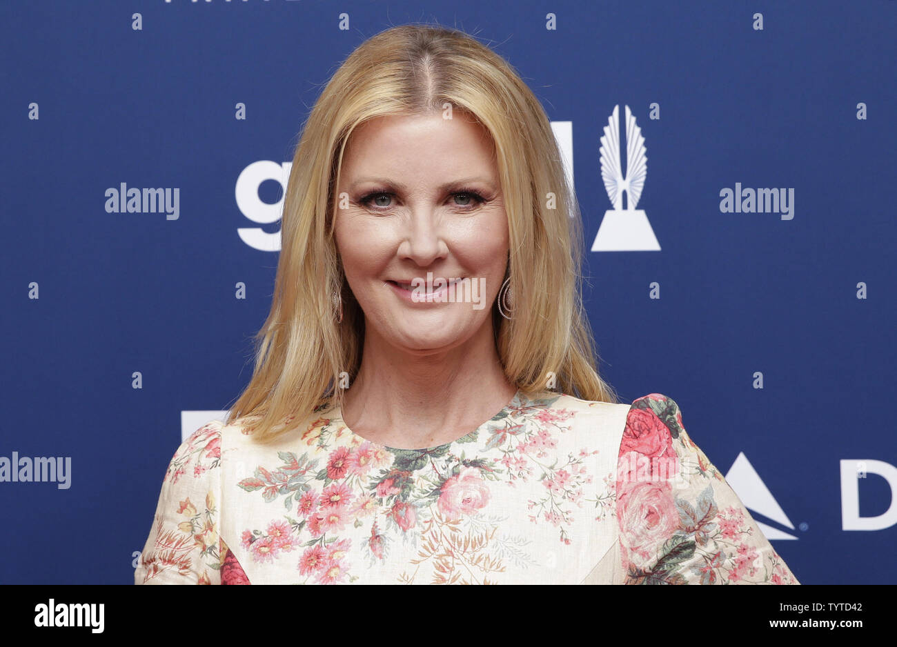 Sandra Lee arrives on the red carpet at the 29th Annual GLAAD Media ...