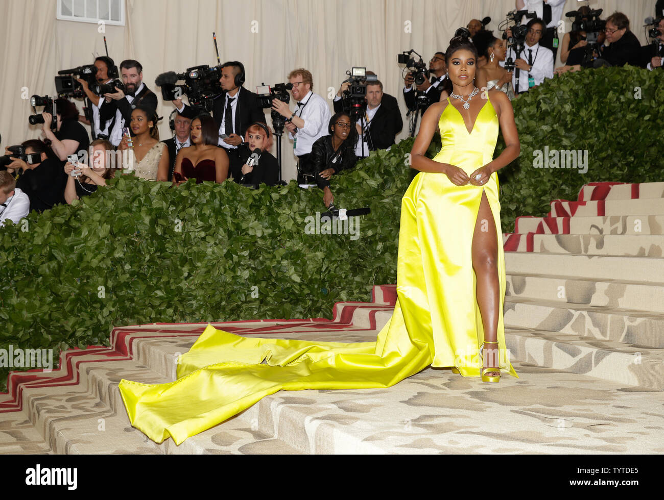 Gabrielle Union arrives on the red carpet at The Metropolitan Museum of ...