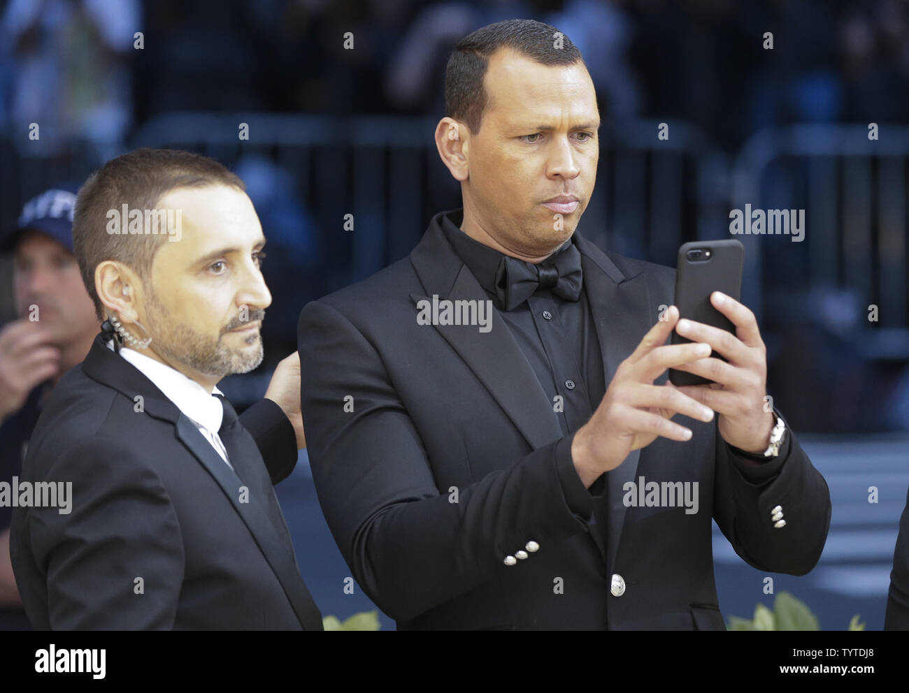 Alex Rodriguez arrives on the red carpet at The Metropolitan Museum of ...