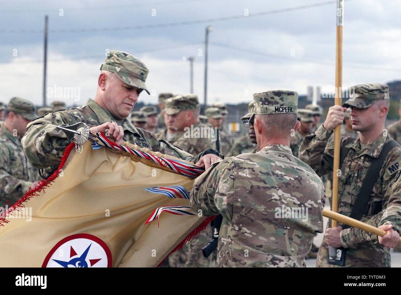 Command sergeant major johnny mcpeek hi-res stock photography and ...