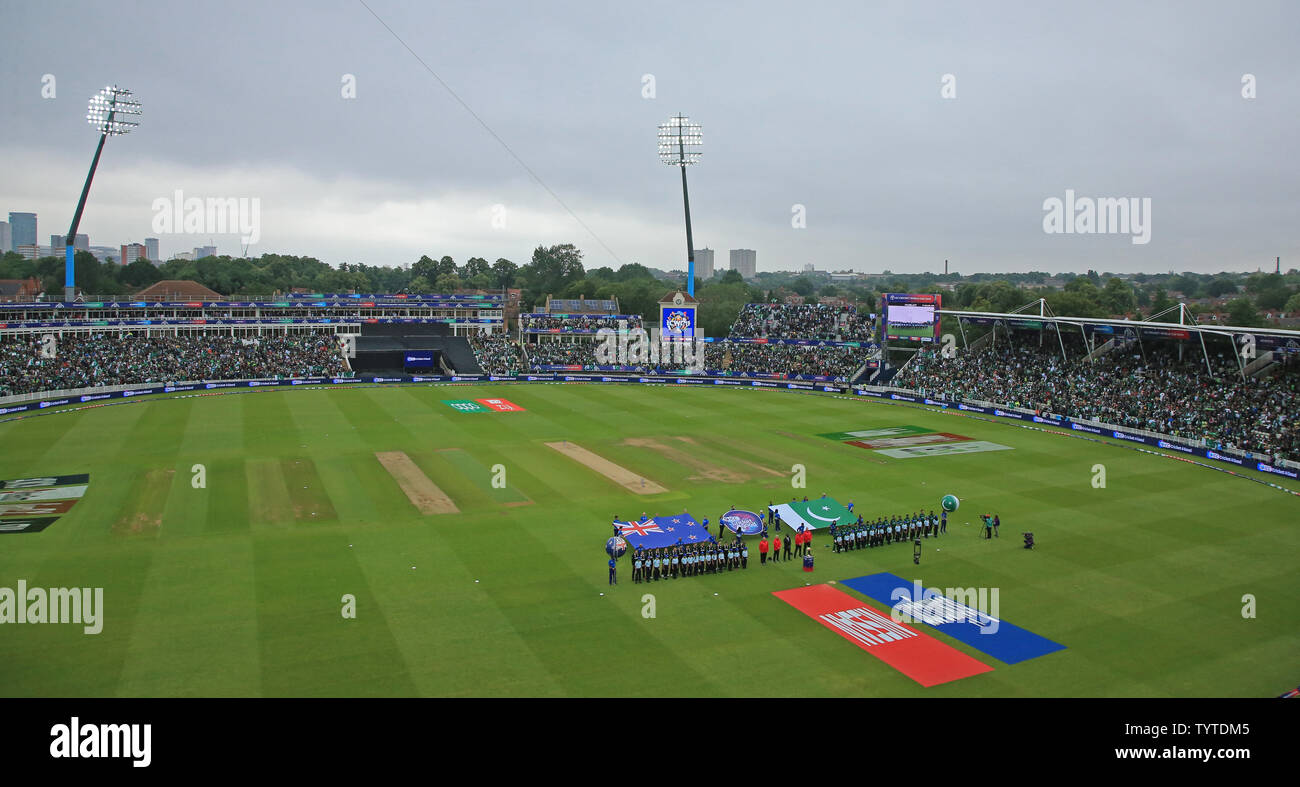 Cricket team line up hi-res stock photography and images - Alamy