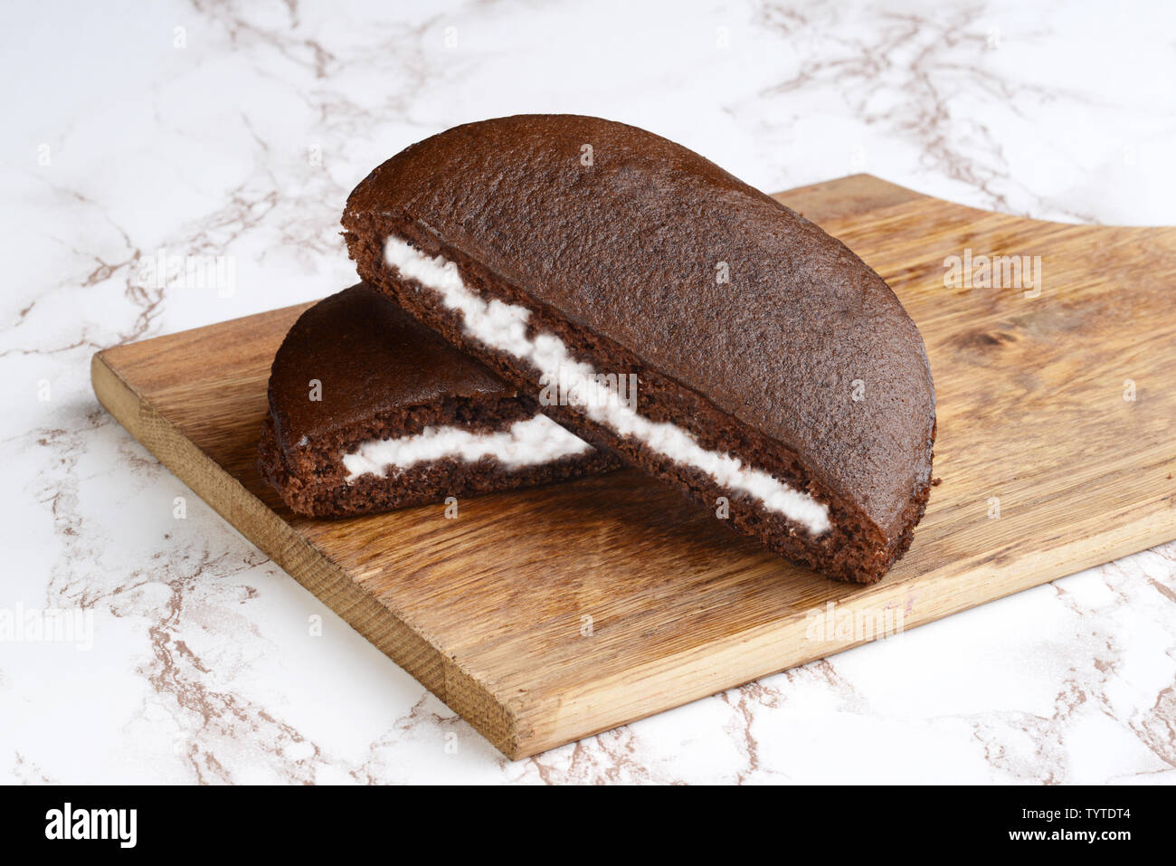 Vanilla chocolate cheese cake hi-res stock photography and images - Alamy