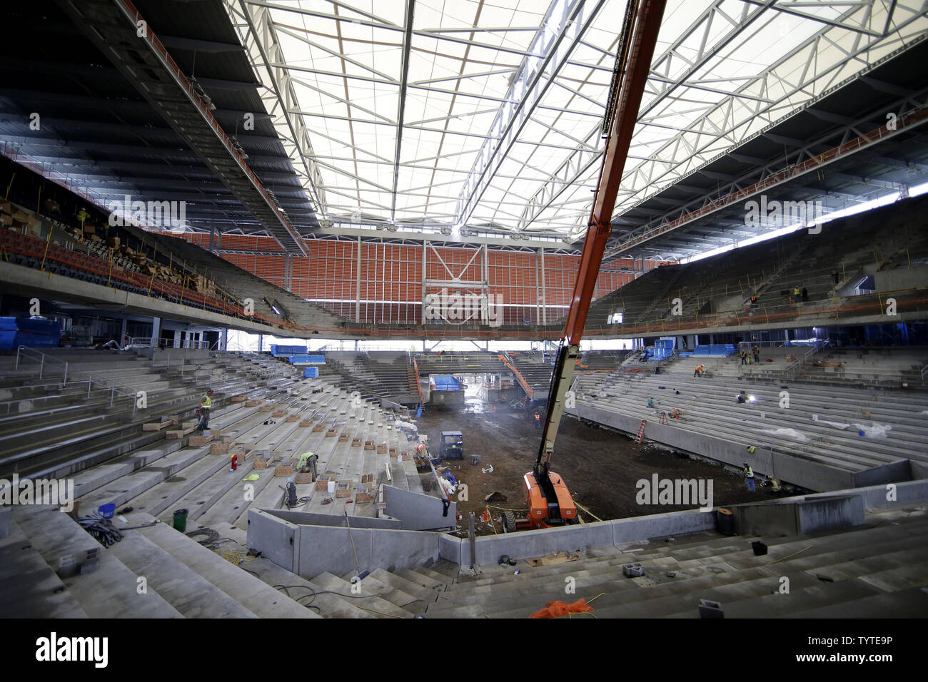 Louis armstrong stadium roof hi-res stock photography and images - Alamy