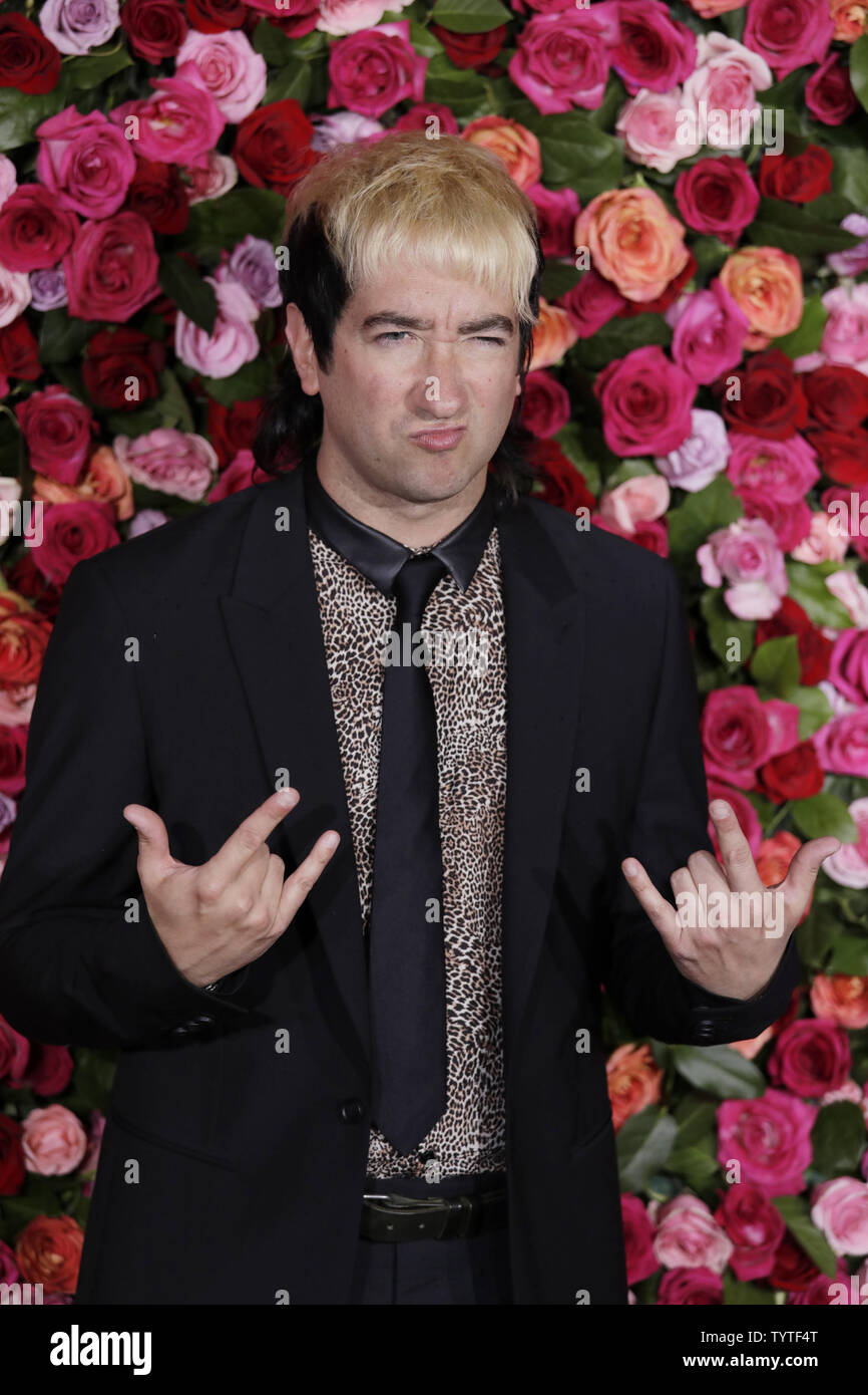 Tom Higgenson arrives on the red carpet at the 72nd Annual Tony Awards ...