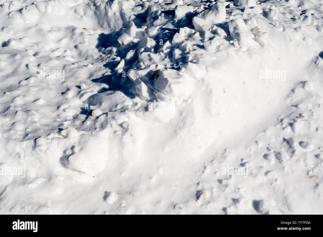 Snow chunks hi-res stock photography and images - Alamy