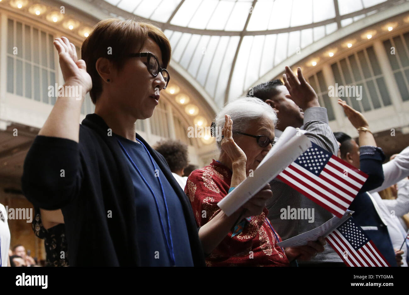 U s citizenship immigration services building hi-res stock photography ...