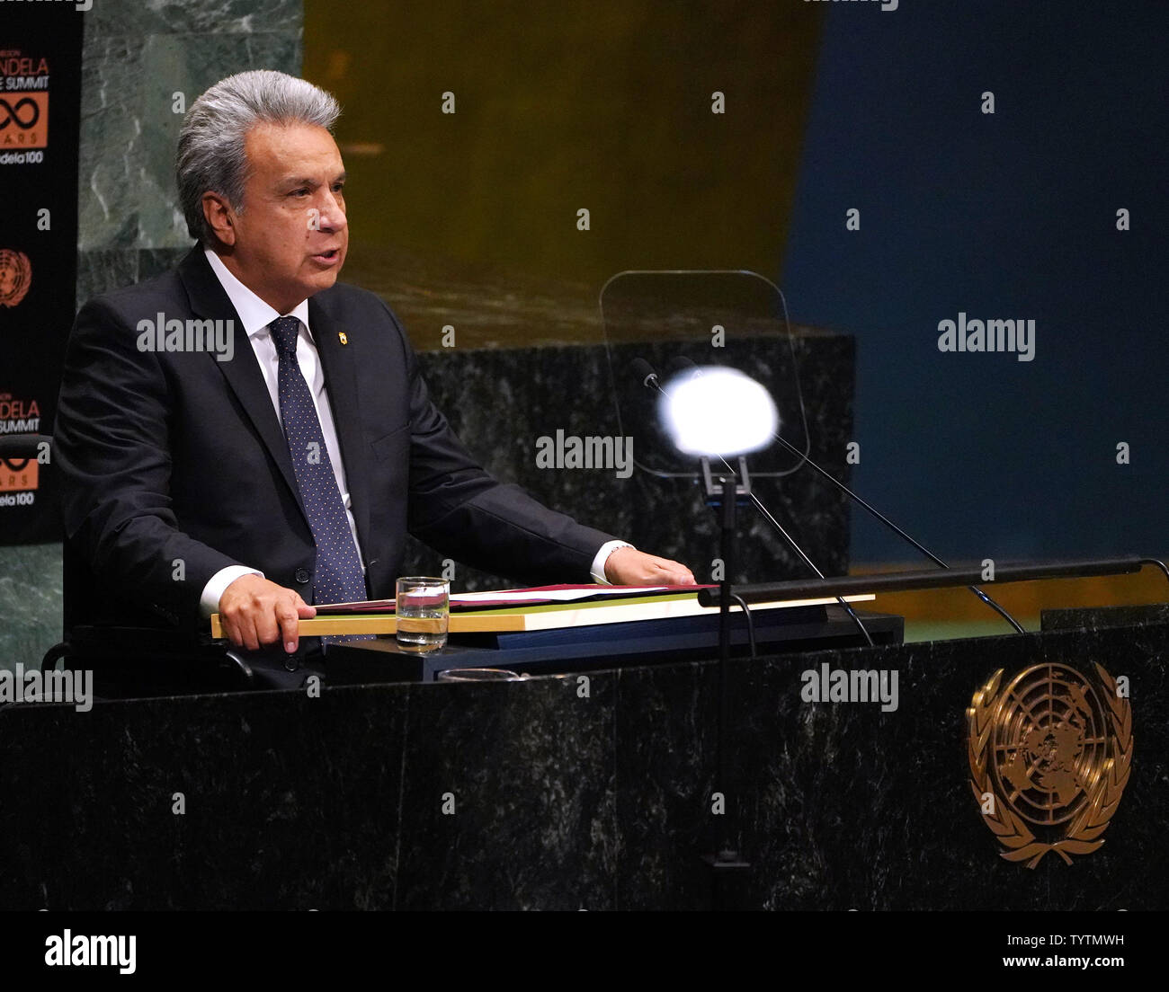 Mr mandela hi-res stock photography and images - Alamy