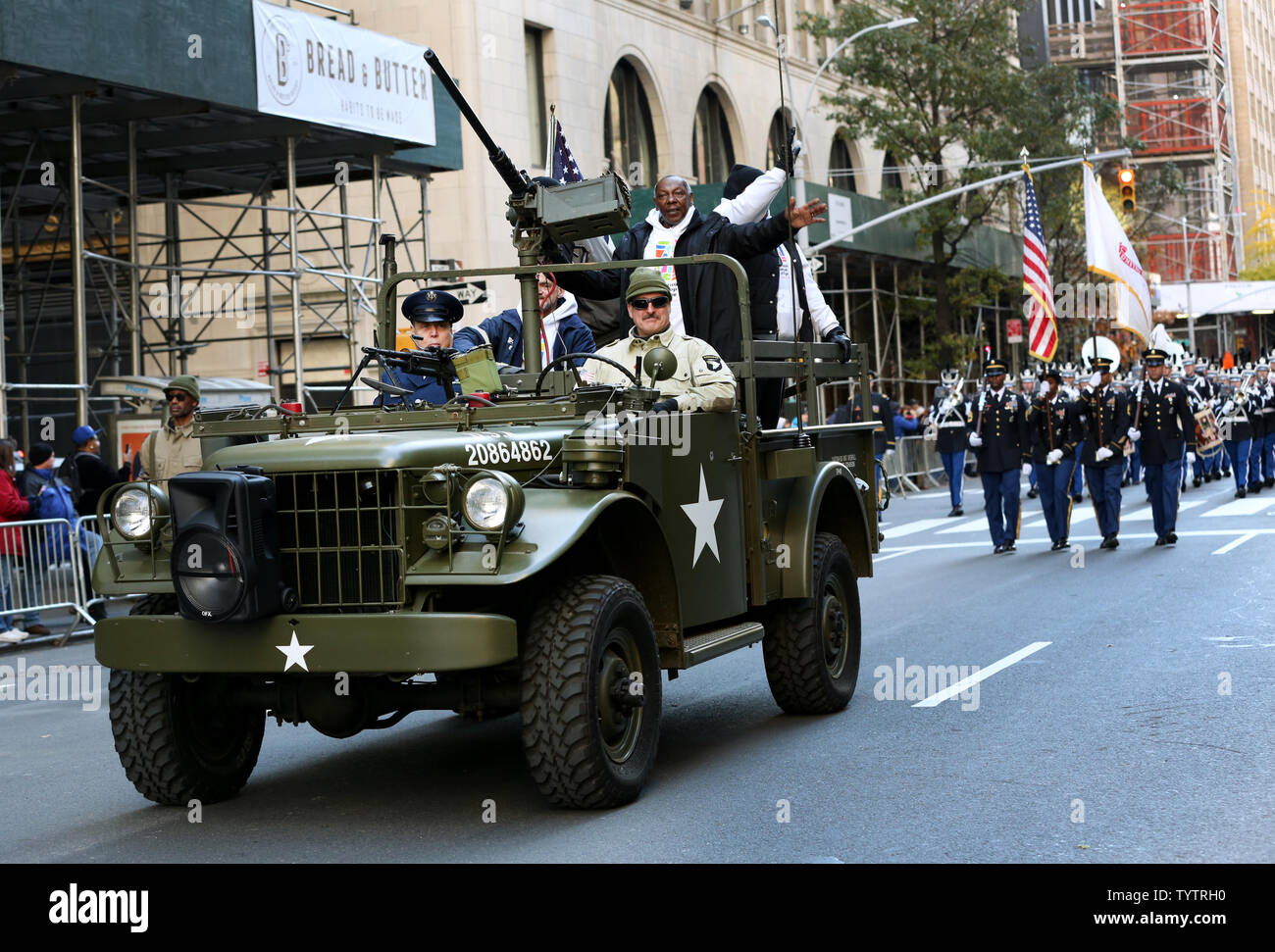 World war 11 jeep hi-res stock photography and images - Alamy