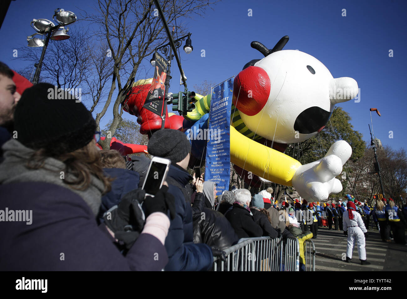 The Diary of a Wimpy Kid balloon as well as other balloons and floats ...