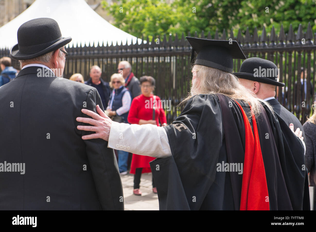 Colour of graduation gowns has a meaning sybolizing something, Pale ...