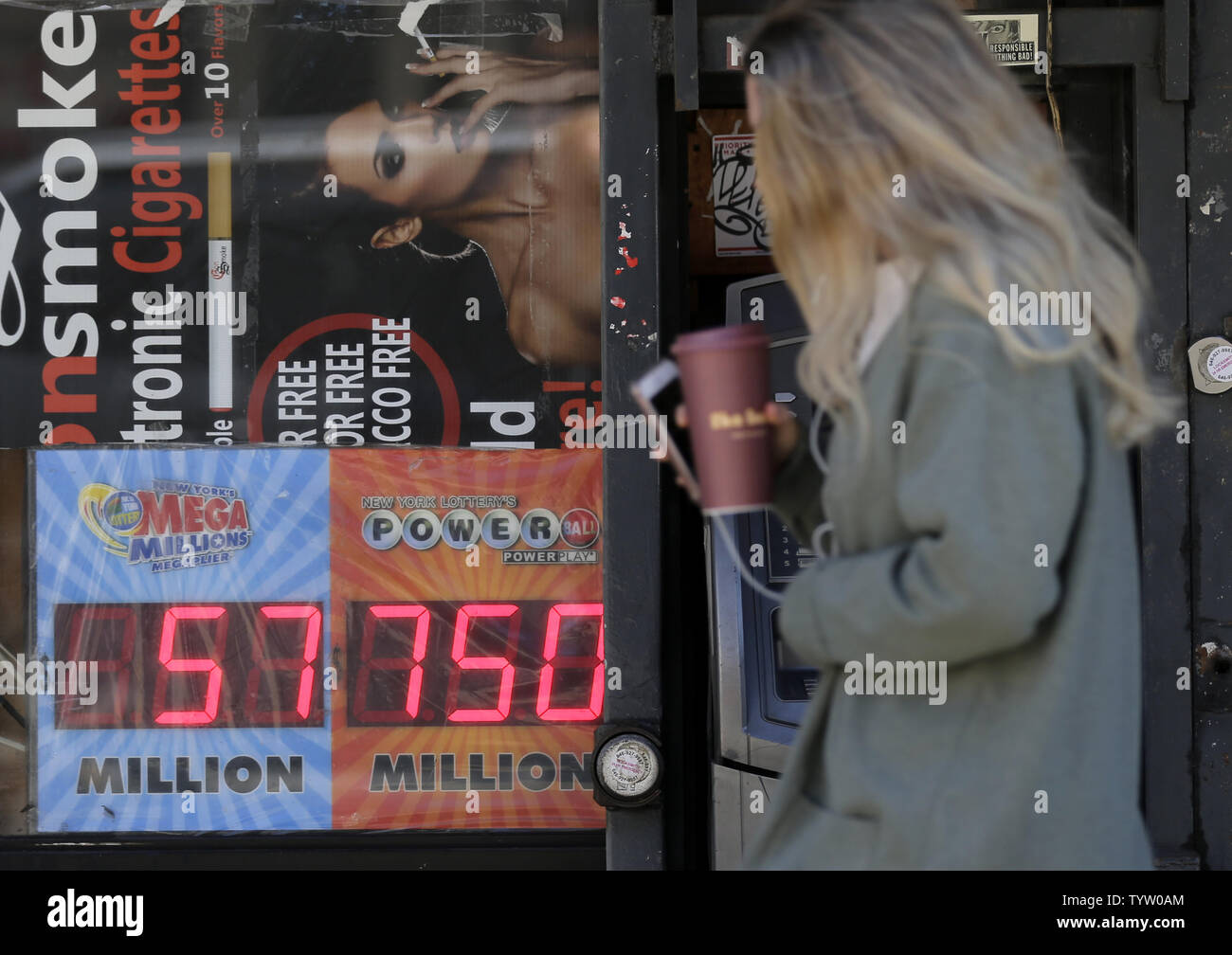 Powerball sign hi-res stock photography and images - Alamy