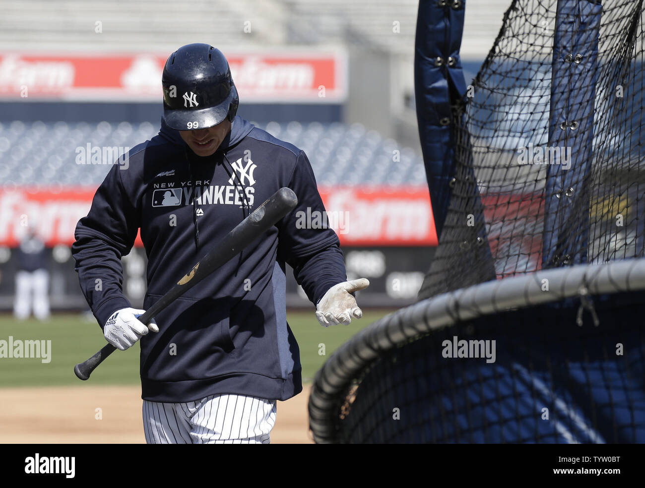 New York Yankees Aaron Judge takes batting practice at a workout one ...