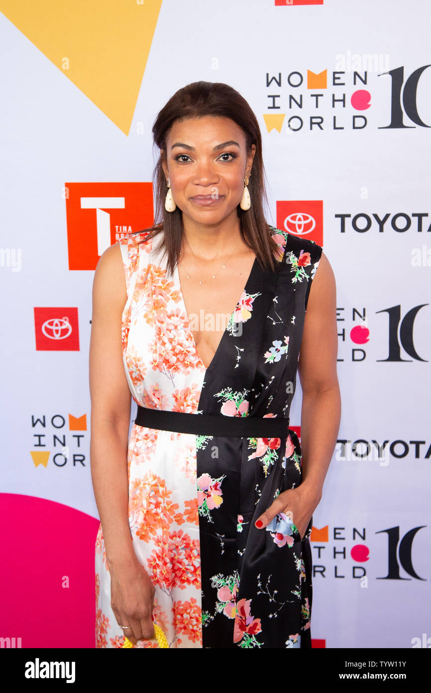 Sherri Mcmullen arrives on the red carpet at Women in the World Summit ...