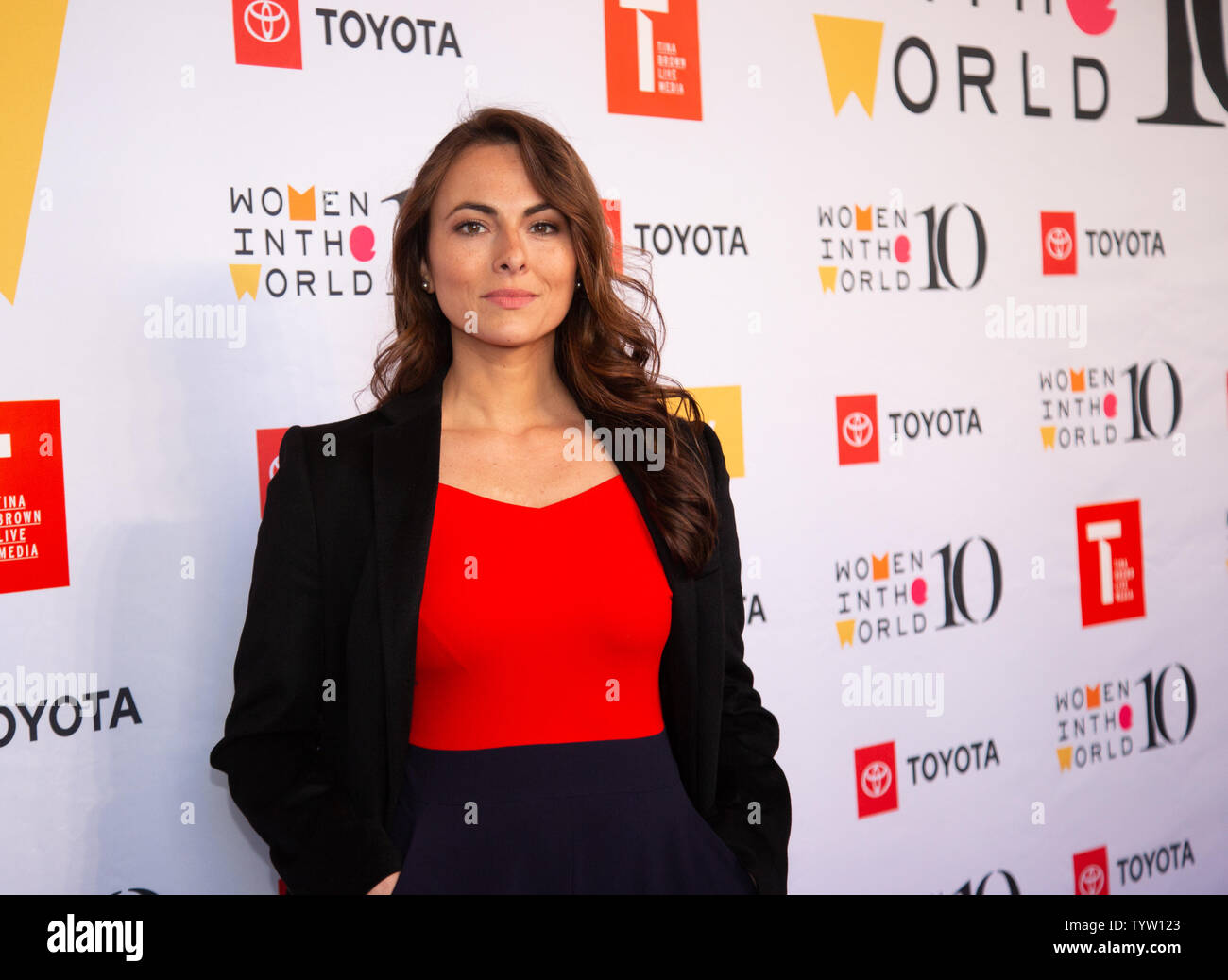 Isabel Lenard arrives on the red carpet at Women in the World Summit ...