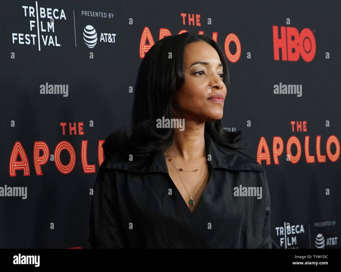 Alice Smith arrives on the red carpet at the "The Apollo" screening ...