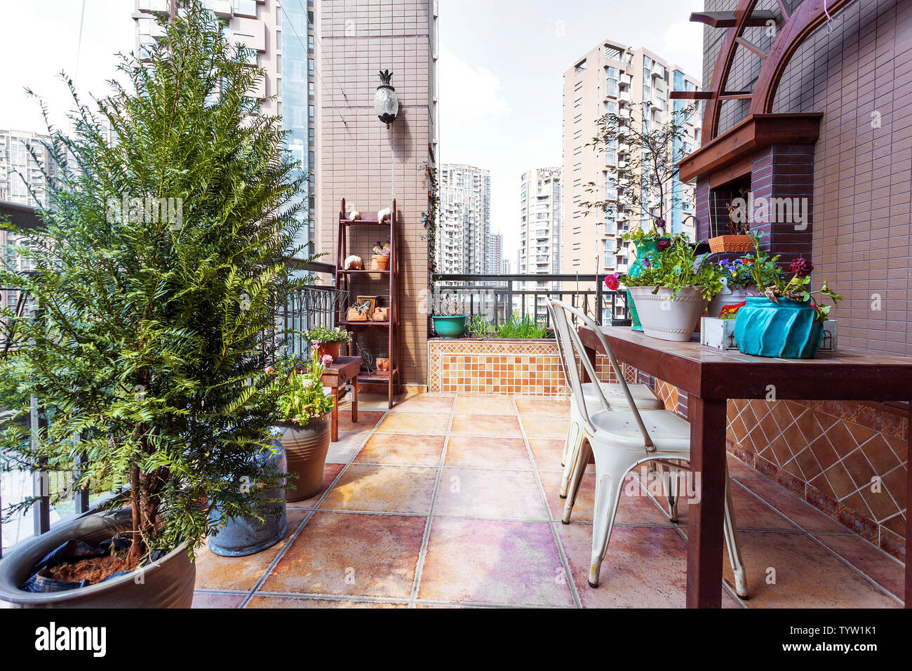 Luxury balcony plants hi-res stock photography and images - Alamy