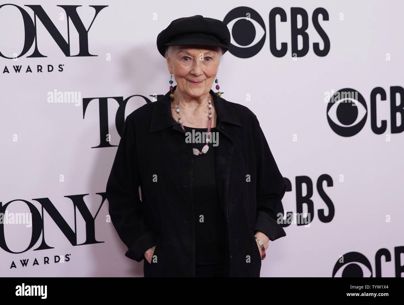 Rosemary Harris arrives on the red carpet at The 73rd Annual Tony ...